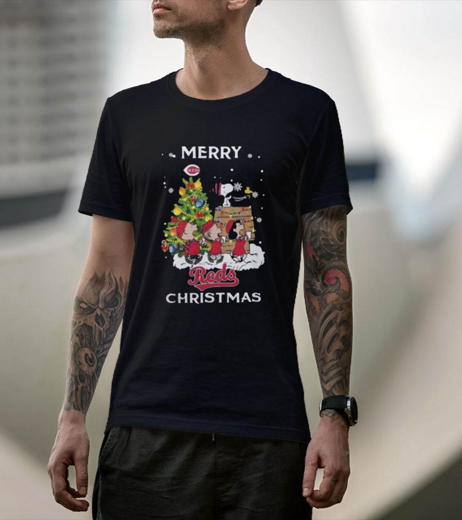Merry Reds Christmas Cincinnati Snoopy And Friends T-Shirt