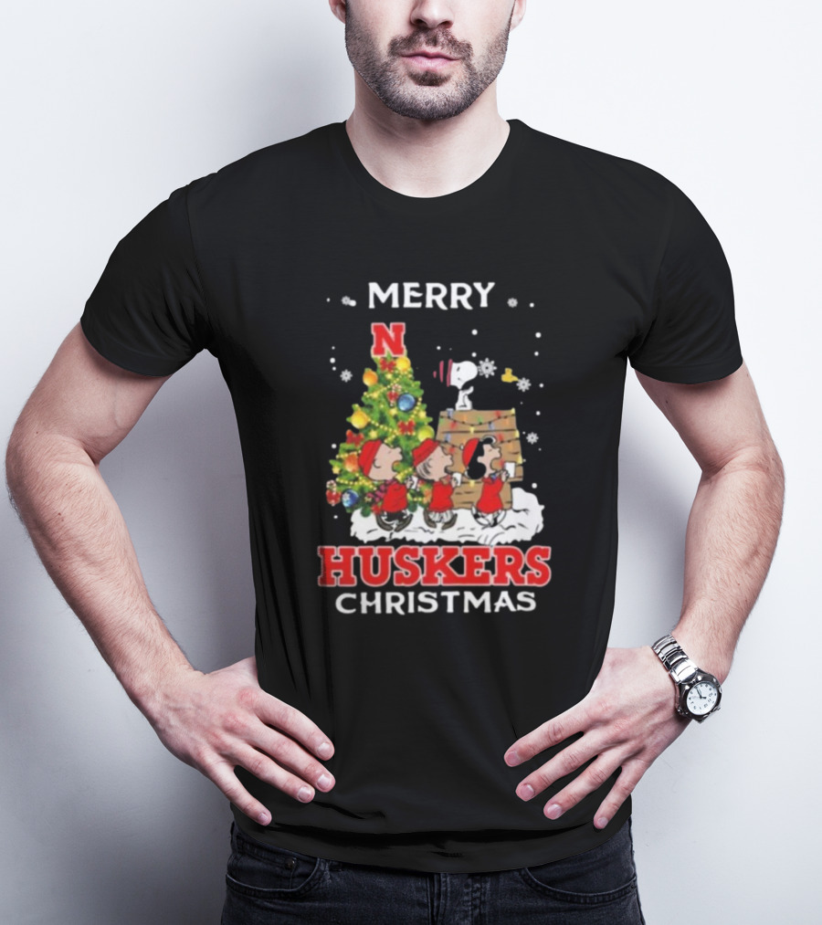 Merry Huskers Christmas Snoopy And Friends Nebraska Cornhuskers T-Shirt