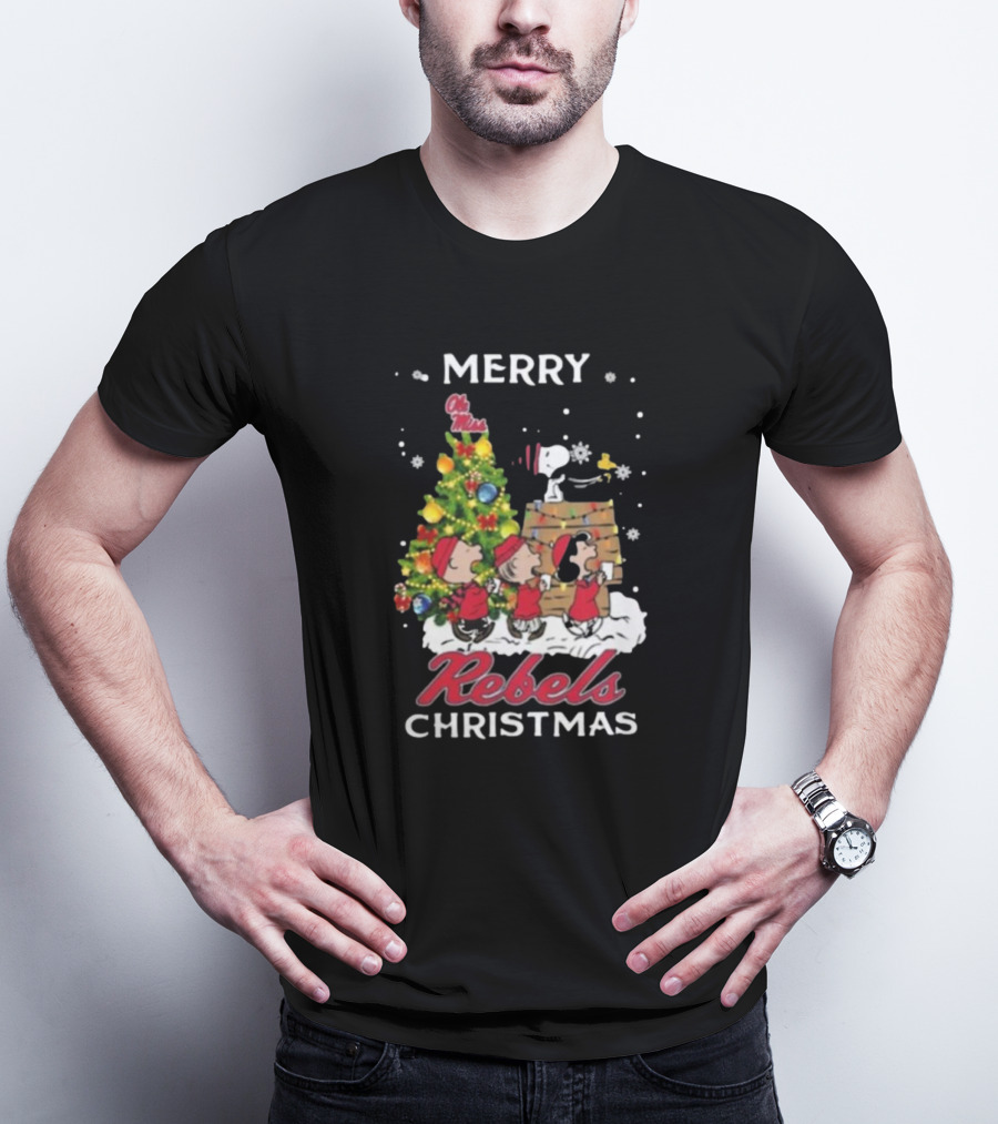 Ole Miss Rebels Snoopy And Friends Merry Christmas Tree Caroling T-Shirt
