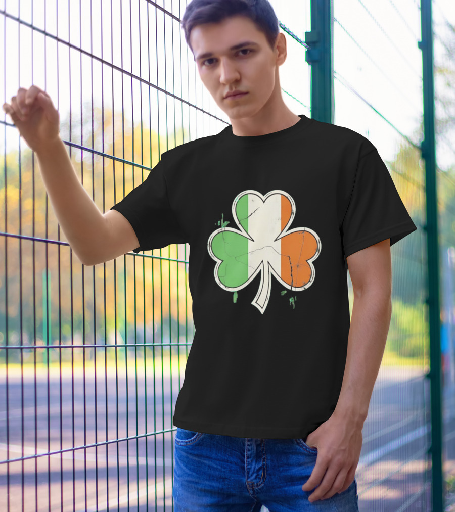St Patrick's Day Shamrock With Italy Flag T-Shirt