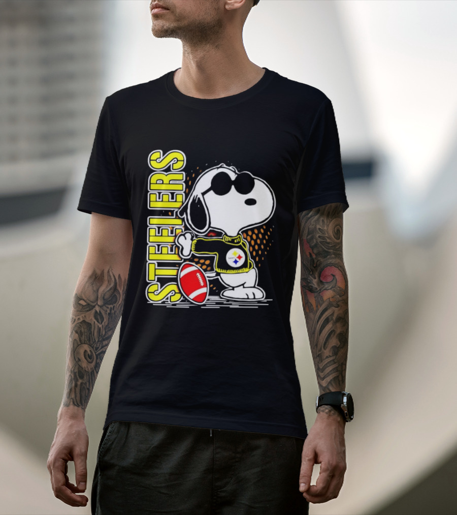 Steelers Snoopy Football Sunglasses Sports T-Shirt