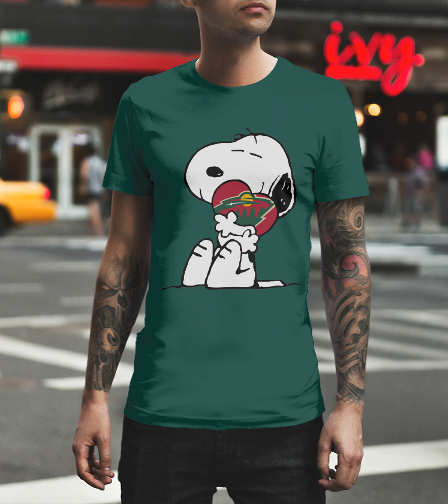 Minnesota Wild Snoopy Hugging Heart T-Shirt