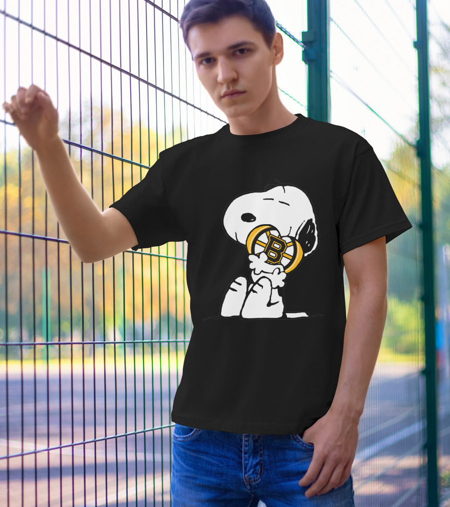 Snoopy Hugging Boston Bruins T-Shirt