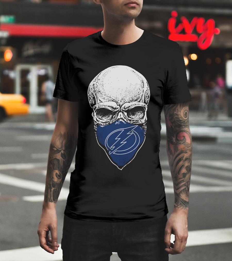 Tampa Bay Lightning Skull Bandana Hockey Fan T-Shirt