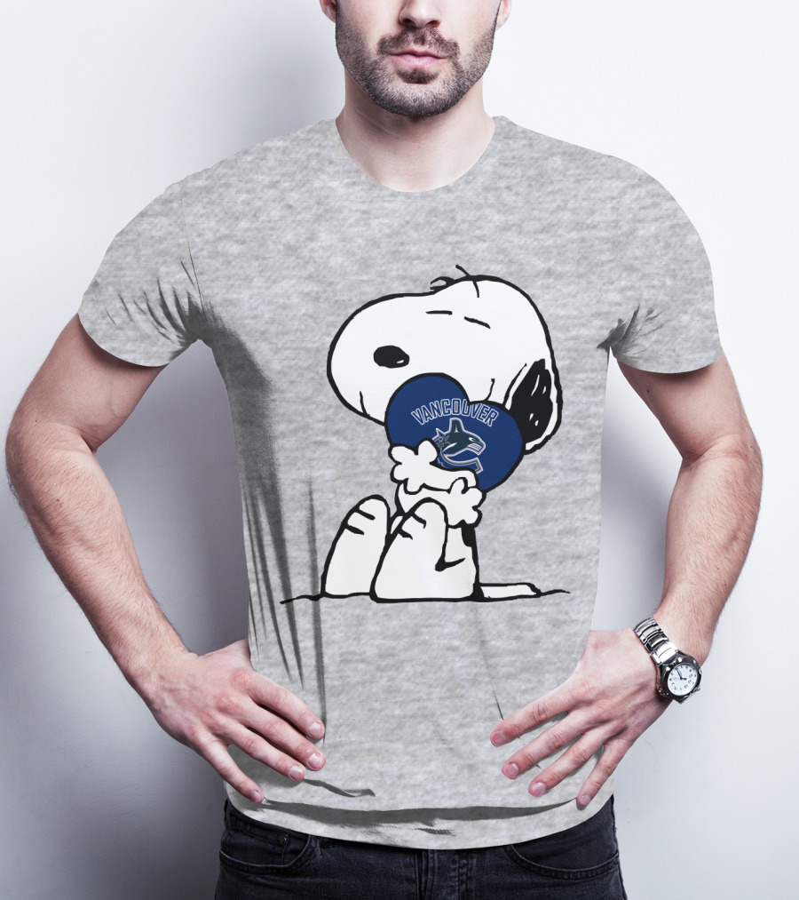 Vancouver Canucks Snoopy Hockey Puck T-Shirt
