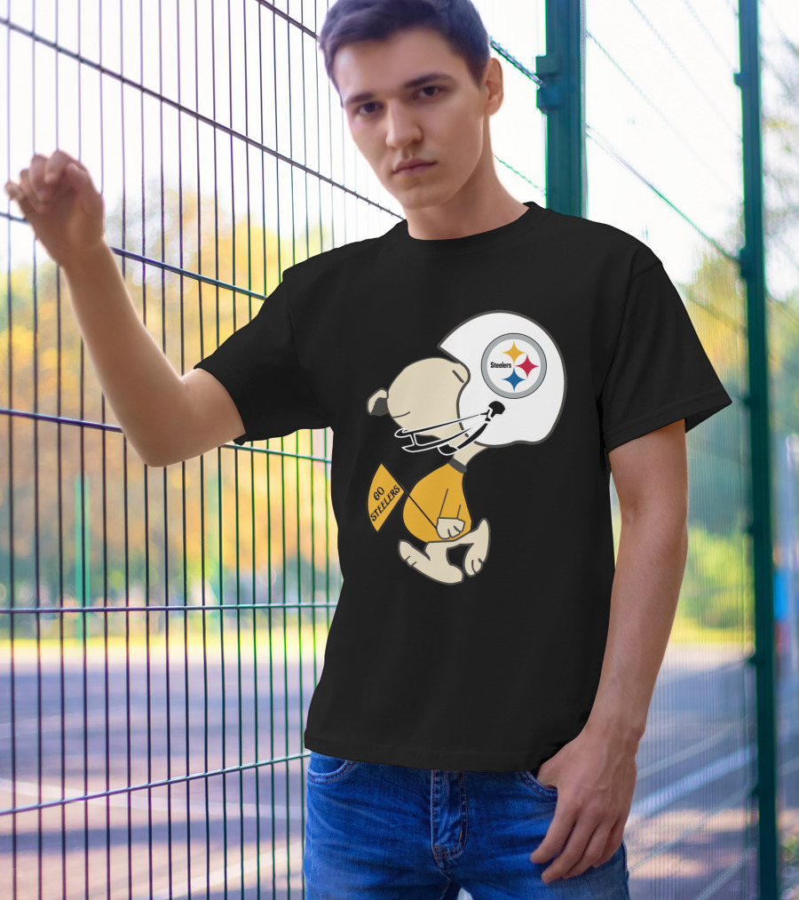 Snoopy Go Steelers Pittsburgh Steelers Football Helmet T-Shirt