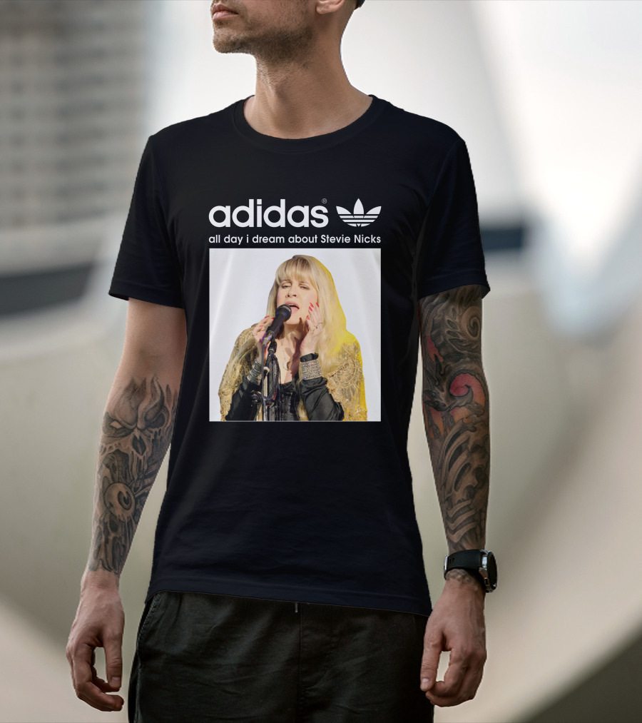 Style FM 26 Fleetwood Mac Vocalist Performance T-Shirt
