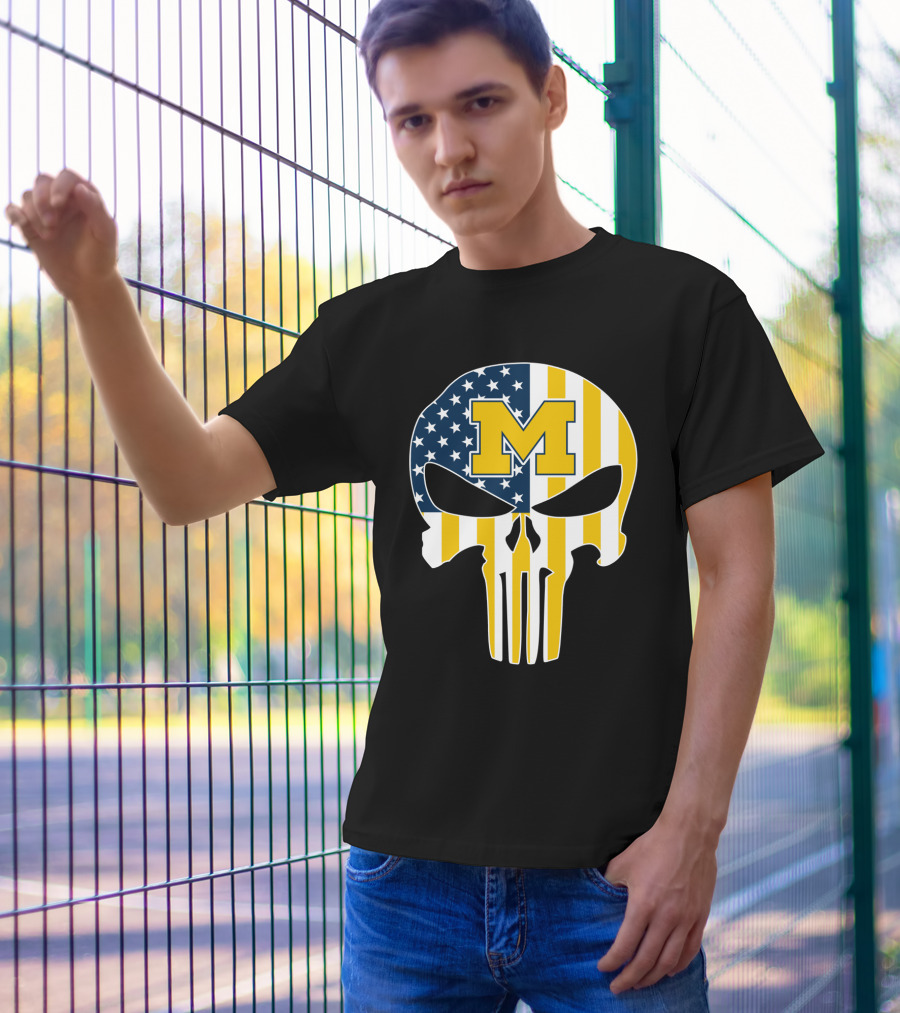 Michigan Wolverines M Logo Skull American Flag T-Shirt