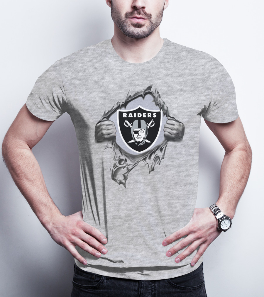Oakland Raiders Shield With Ripped Effect And Hands T-Shirt