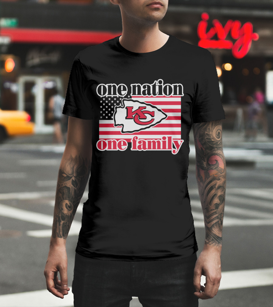 One Nation One Family Kansas City Chiefs Usa Flag T-Shirt