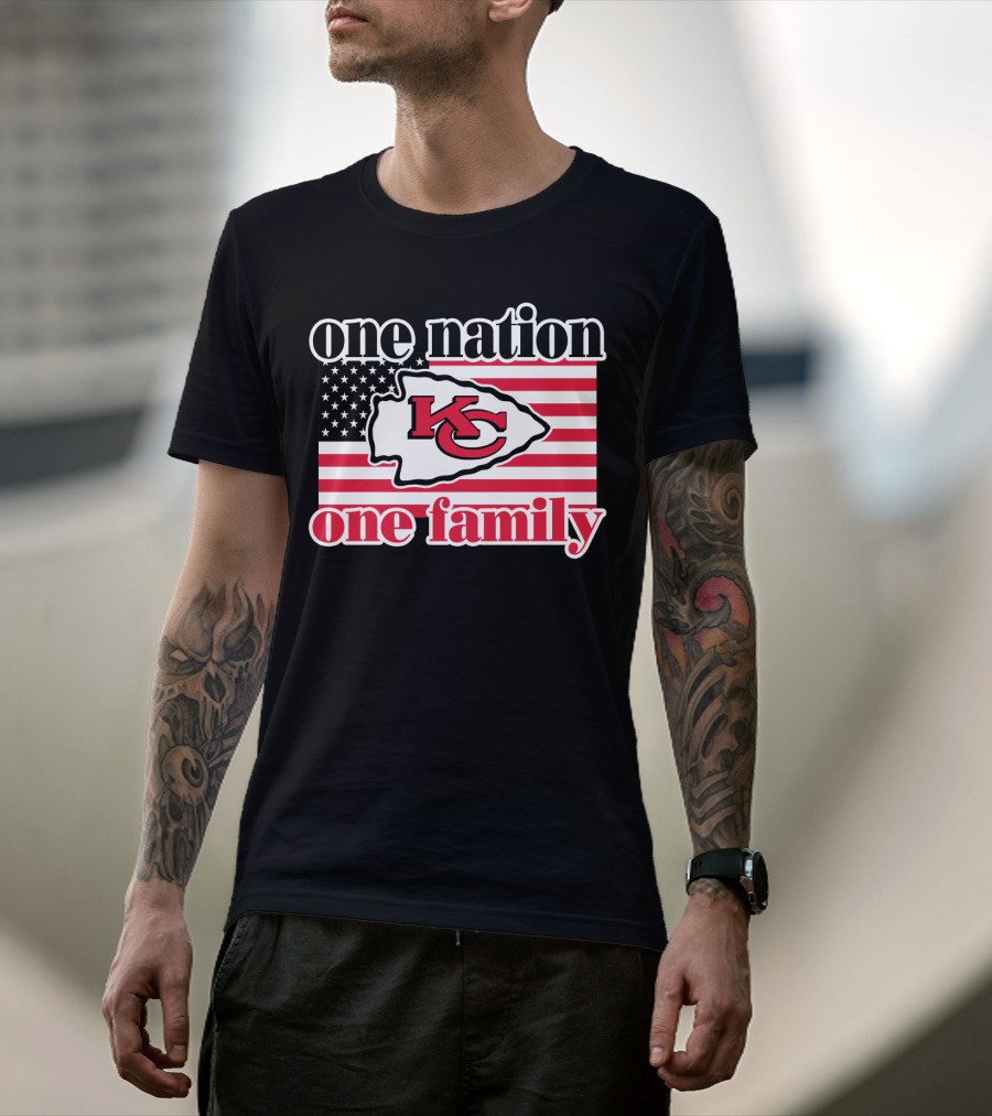 One Nation One Family Kansas City Chiefs Usa Flag T-Shirt