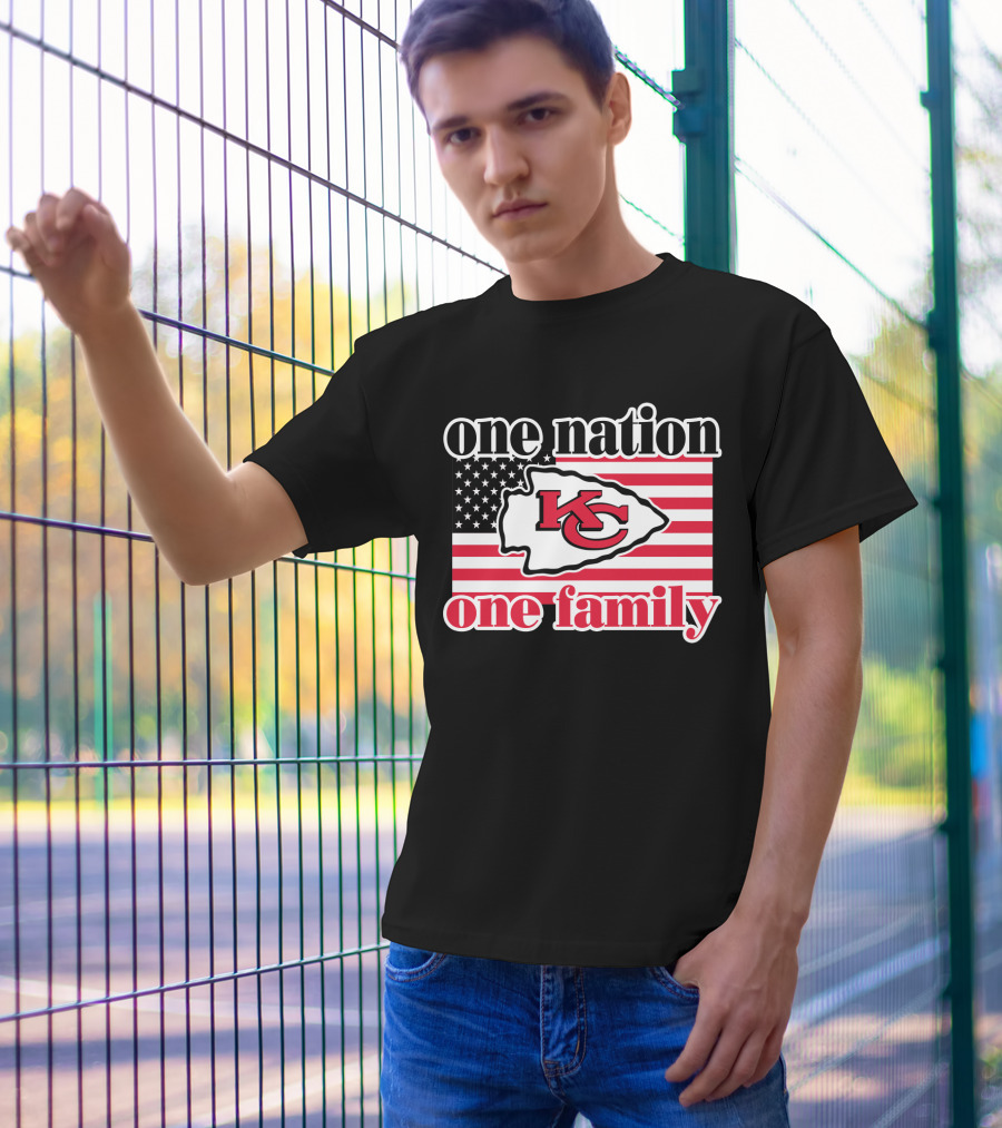 One Nation One Family Kansas City Chiefs Usa Flag T-Shirt