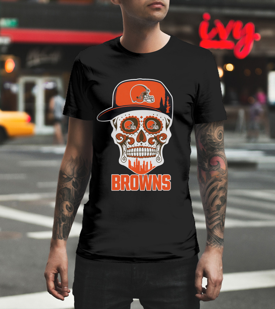 Cleveland Browns Sugar Skull With Orange Helmet And Brow Skyline T-Shirt