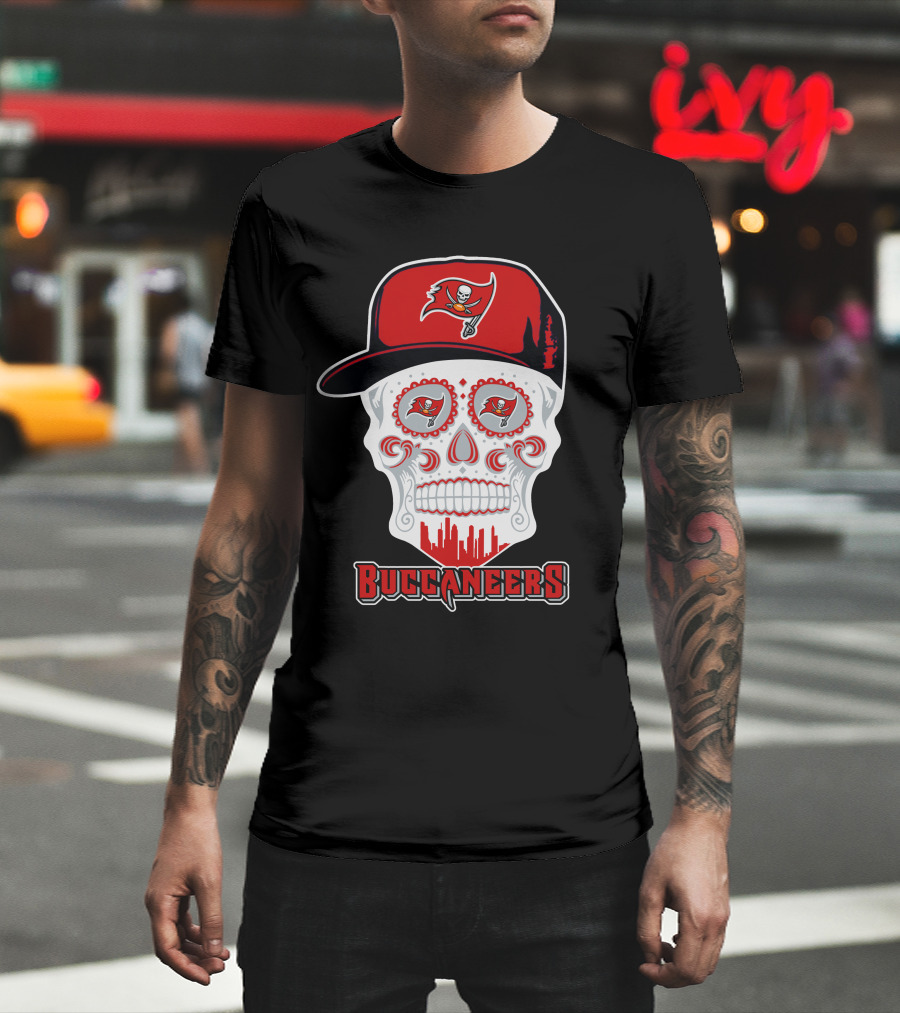 Tampa Bay Buccaneers Skull With Hat T-Shirt