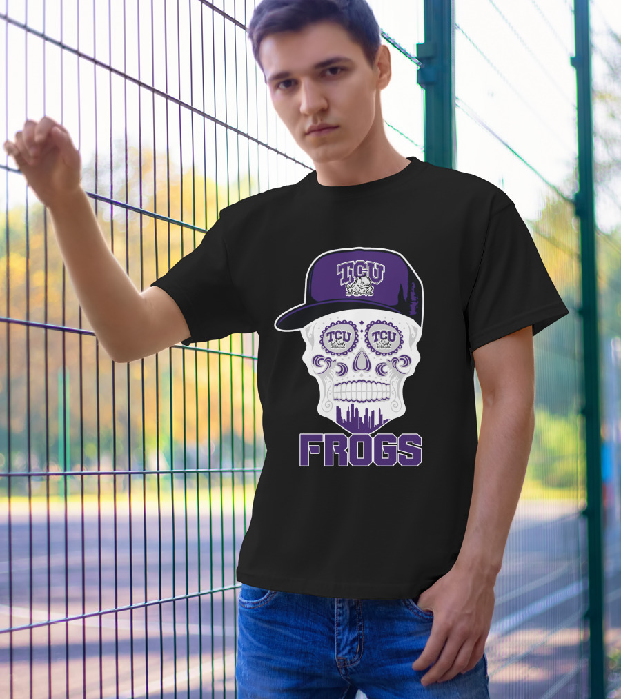 Tcu Horned Frogs Skull With Hat And City Skyline T-Shirt
