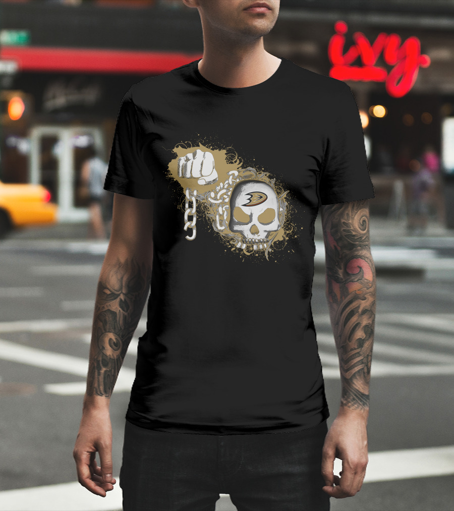 Anaheim Ducks Skull Fist Chain T-Shirt