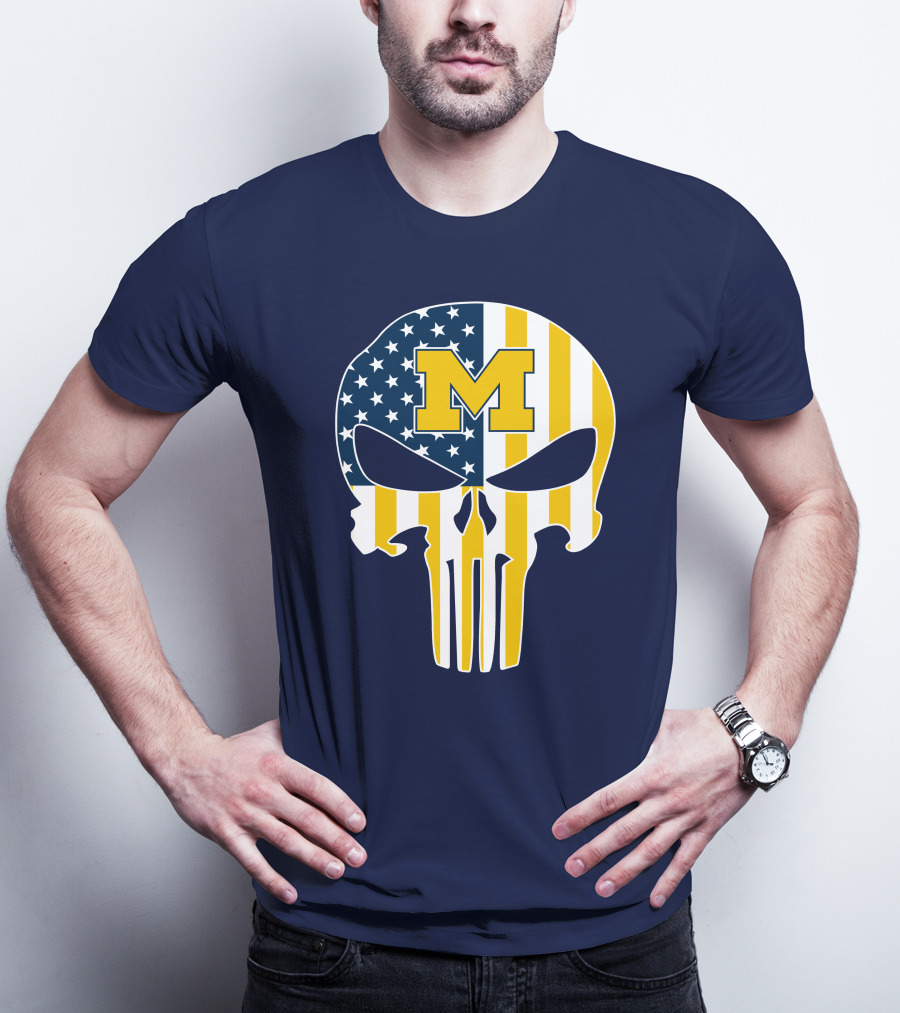 Michigan Wolverines Punisher Skull American Flag M T-Shirt