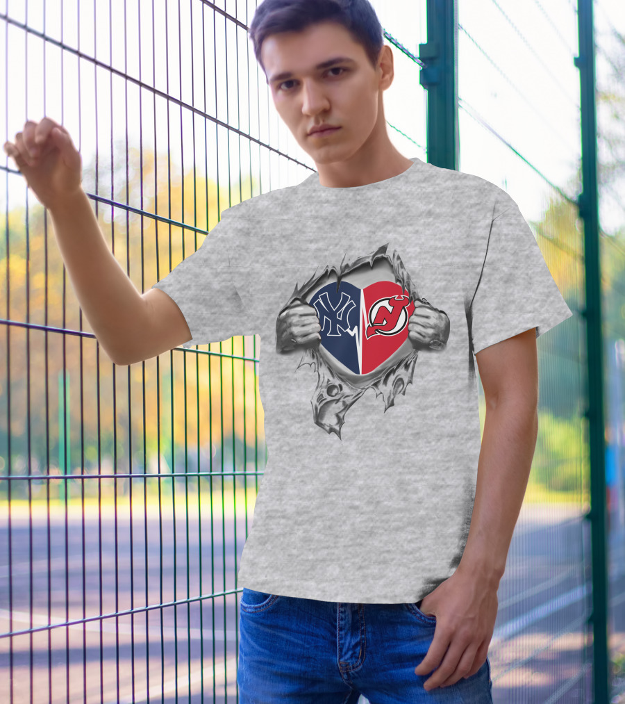 Yankees New Jersey Devils Heart Logo Mashup T-Shirt