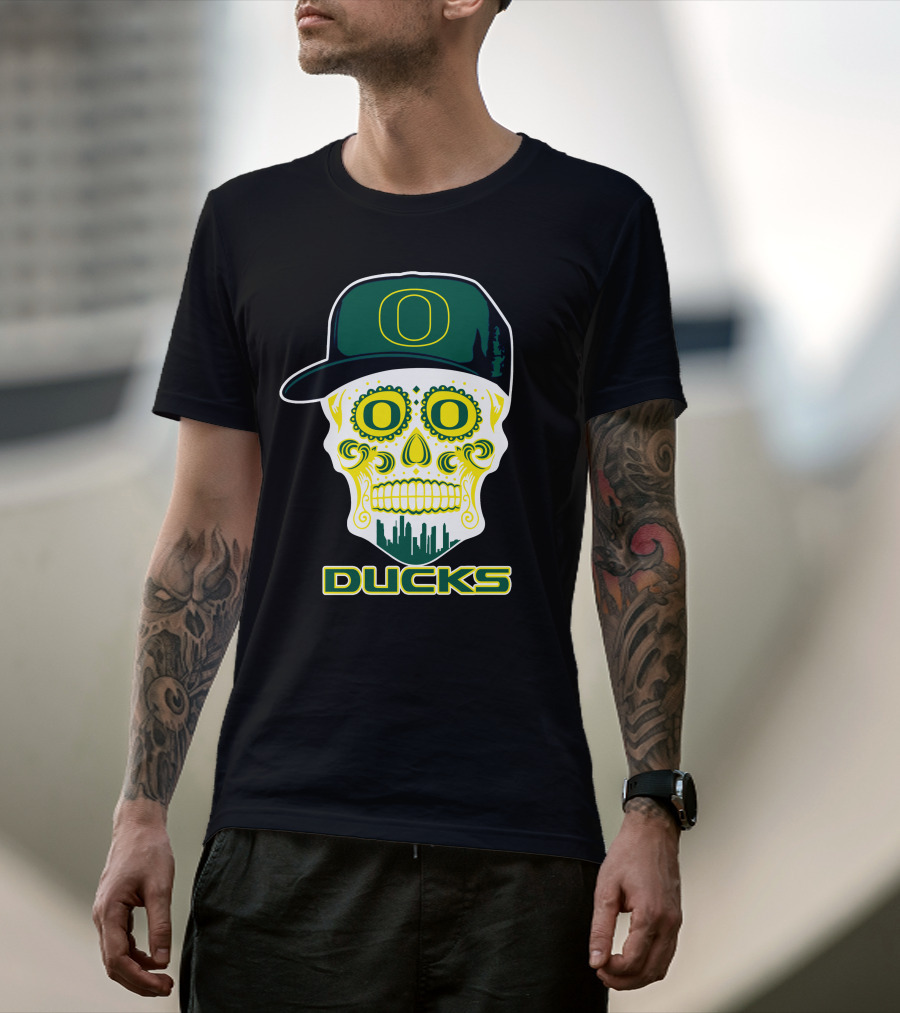 Oregon Ducks Skull With Hat And Cityscape T-Shirt