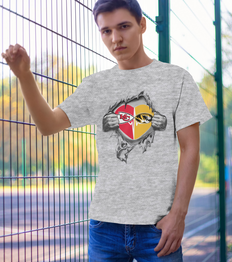 Kansas City Chiefs And Missouri Tigers Heart Design 108 Chiefs It's In My Heart T-Shirt