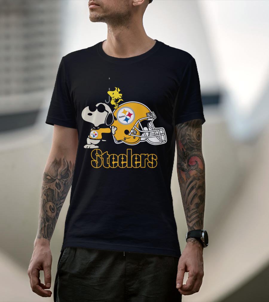 Snoopy And Woodstock With Pittsburgh Steelers Helmet T-Shirt