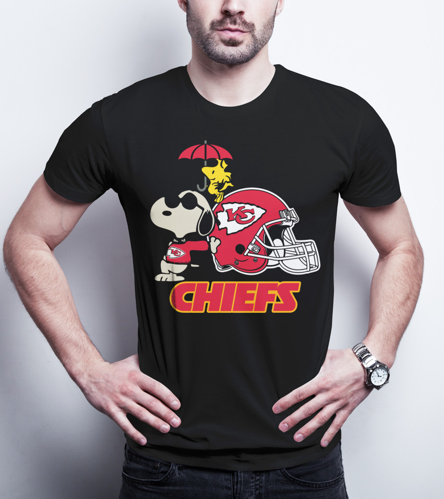 Kansas City Chiefs Snoopy Woodstock Helmet Chiefs T-Shirt