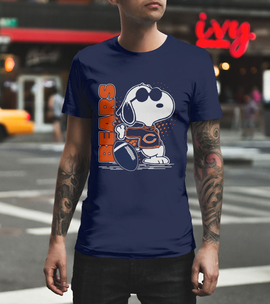 Chicago Bears Snoopy Football Sweater And Sunglasses T-Shirt