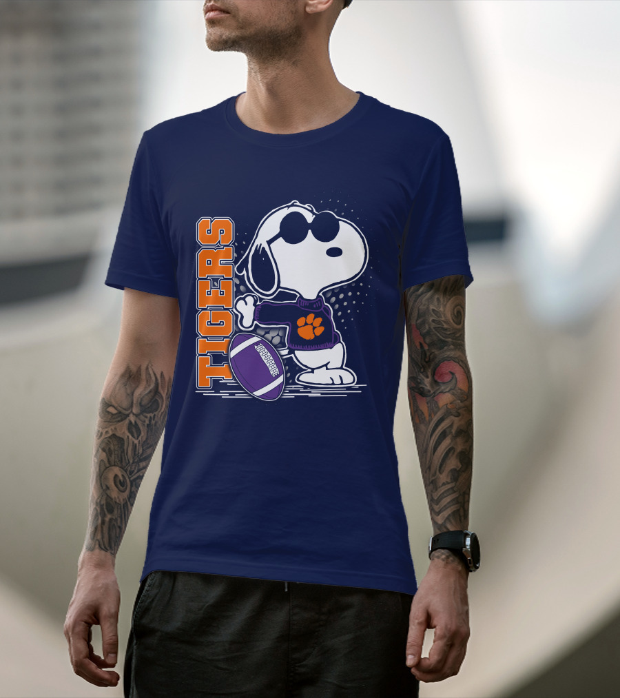 Tigers Snoopy Clemson Football Paw Print T-Shirt