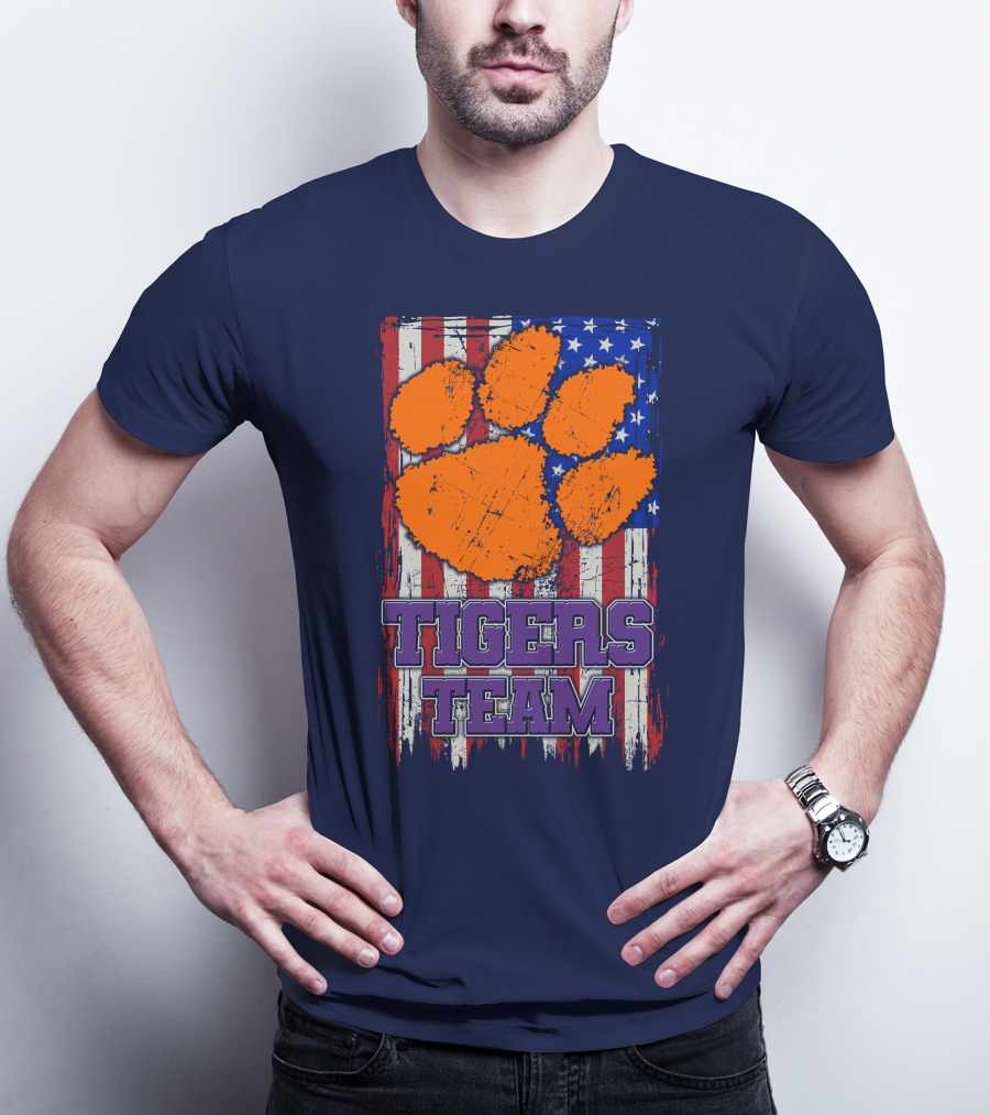 Clemson Tigers Team American Flag Paw Print T-Shirt