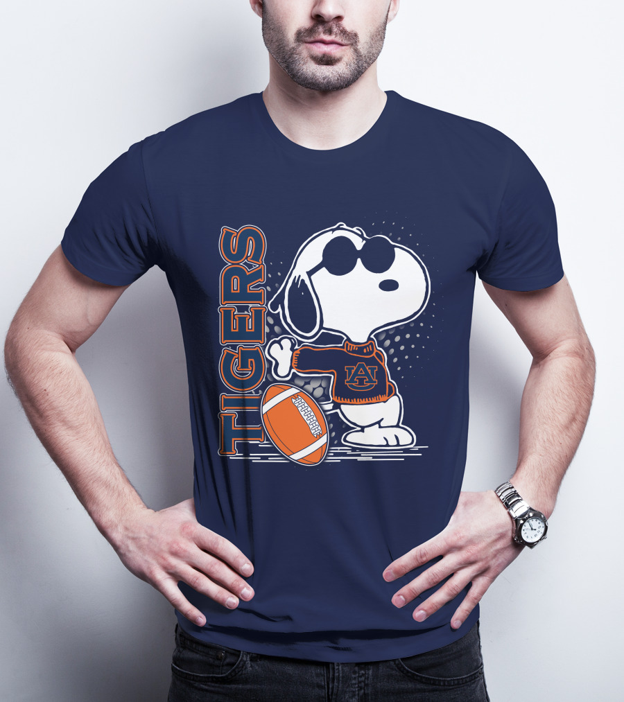 Snoopy Auburn Tigers Football T-Shirt