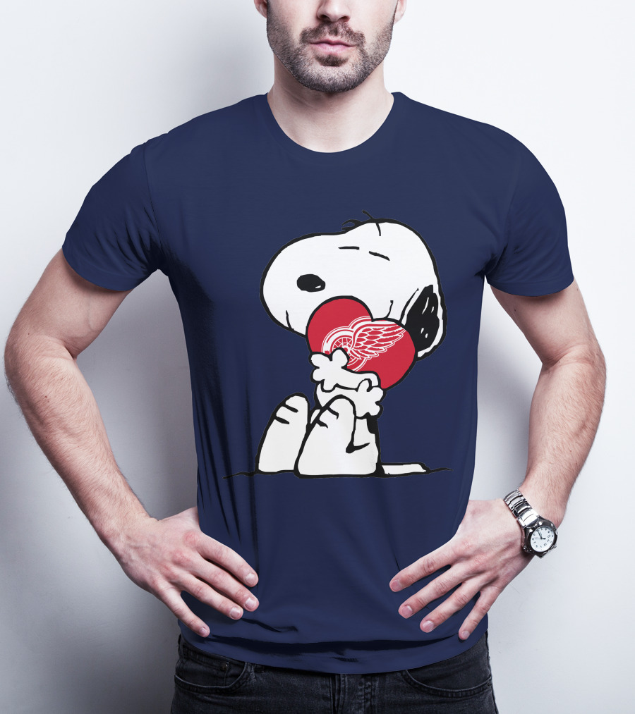 Detroit Redwings Snoopy Hugging Heart T-Shirt