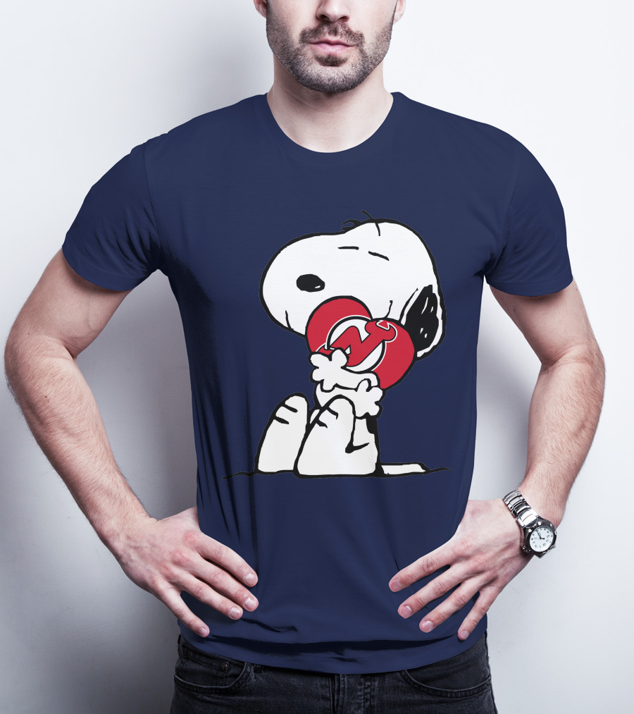 New Jersey Devils Snoopy Hugging Hockey T-Shirt