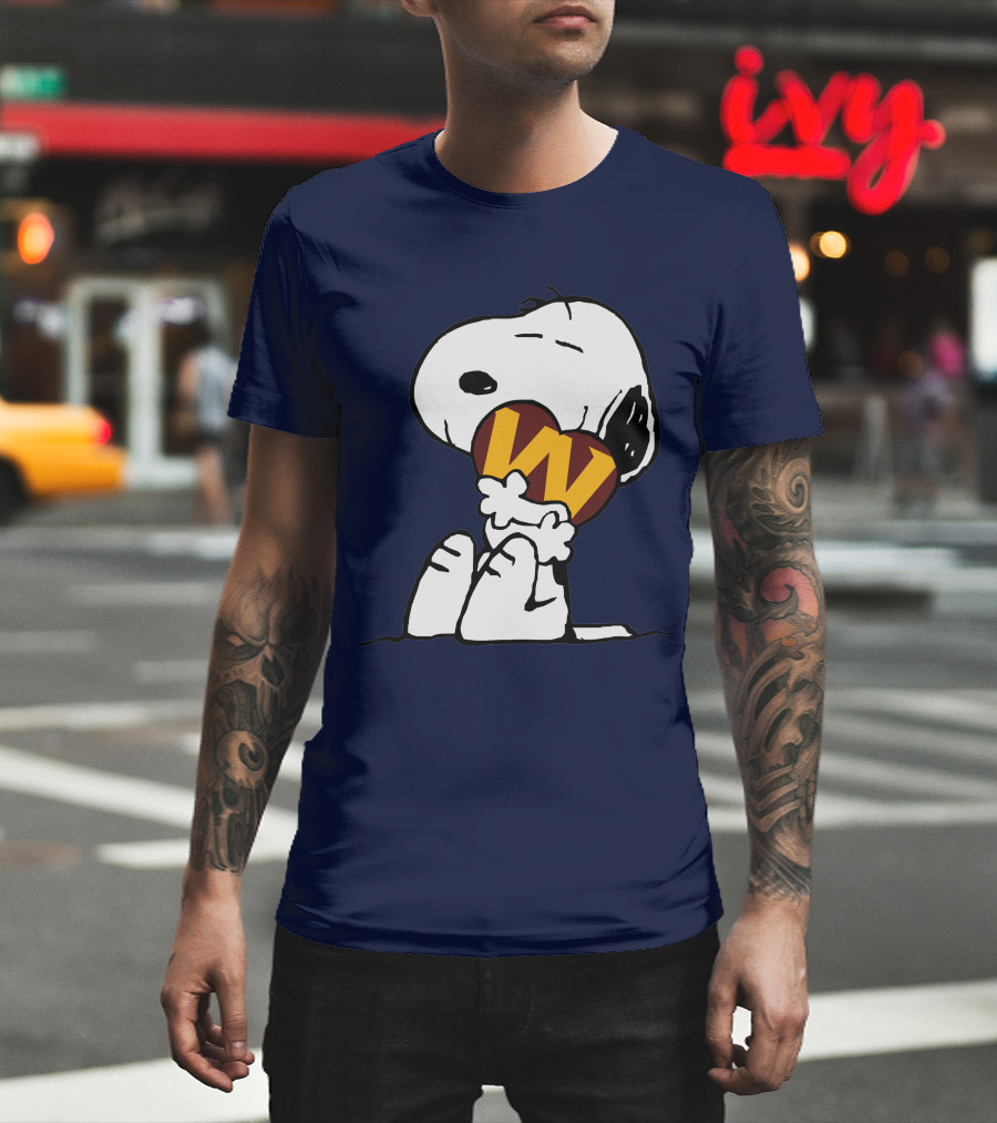 Snoopy Hugging Washington Football Heart T-Shirt