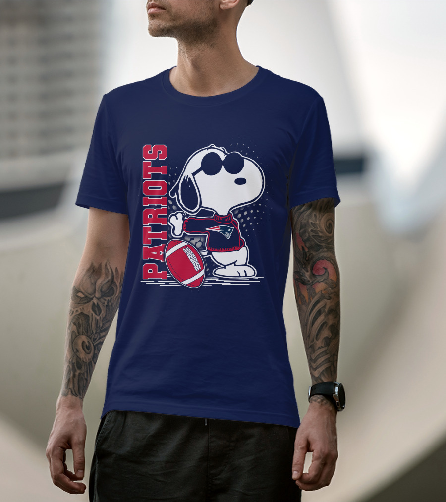Patriots New England Football Snoopy T-Shirt