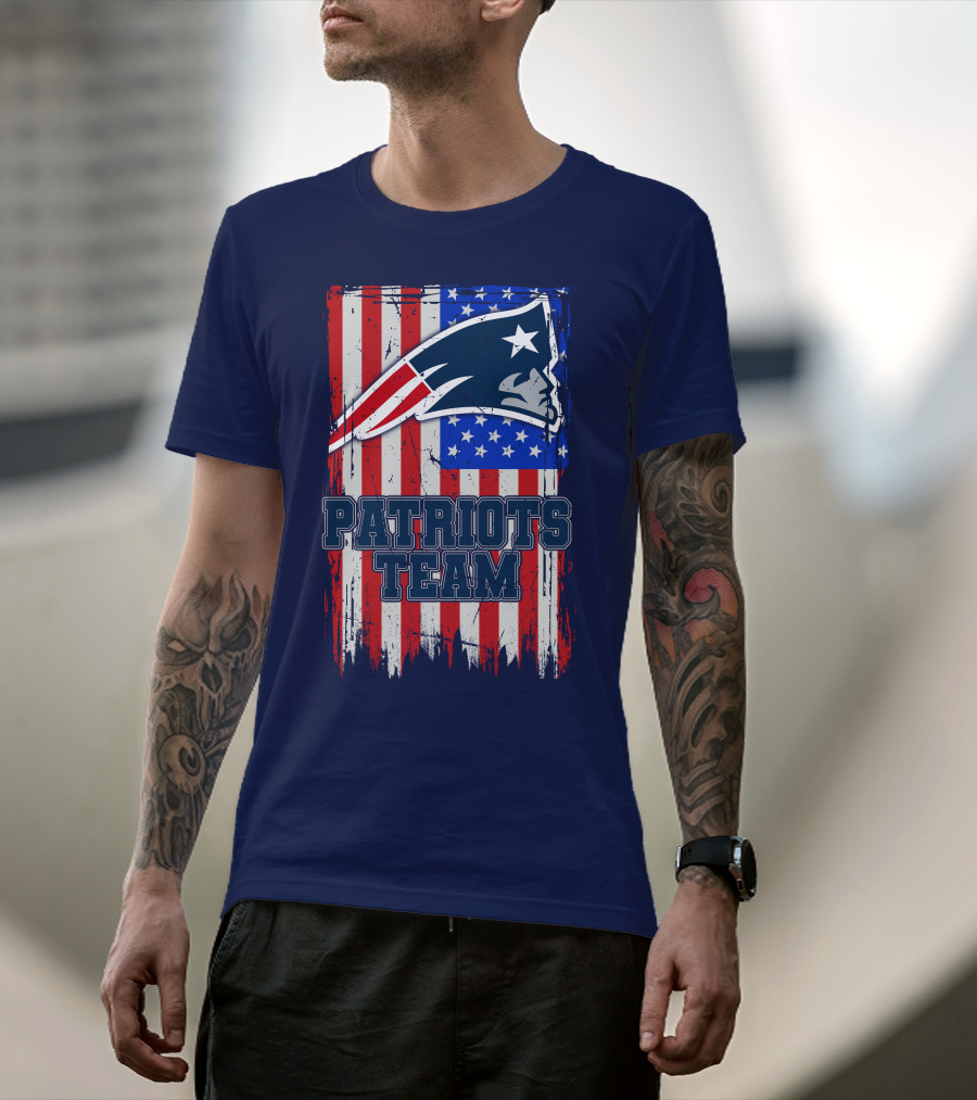 New England Patriots Team Logo With American Flag T-Shirt