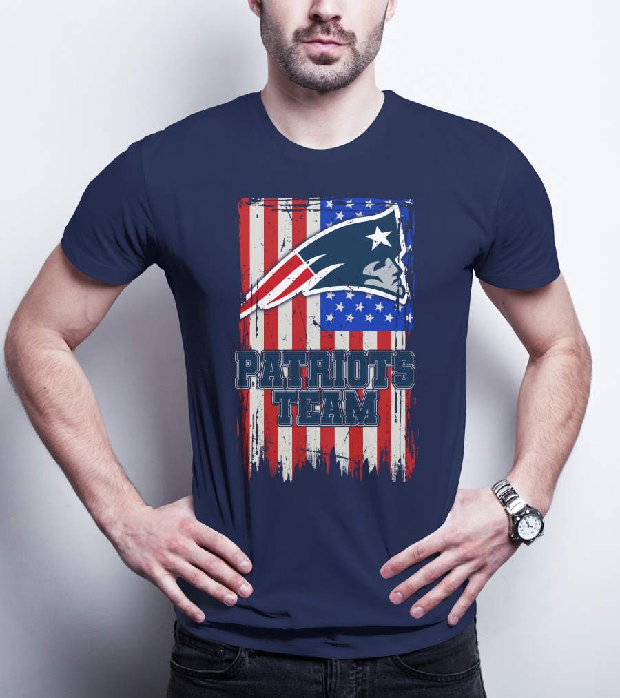 New England Patriots Team Logo With American Flag T-Shirt