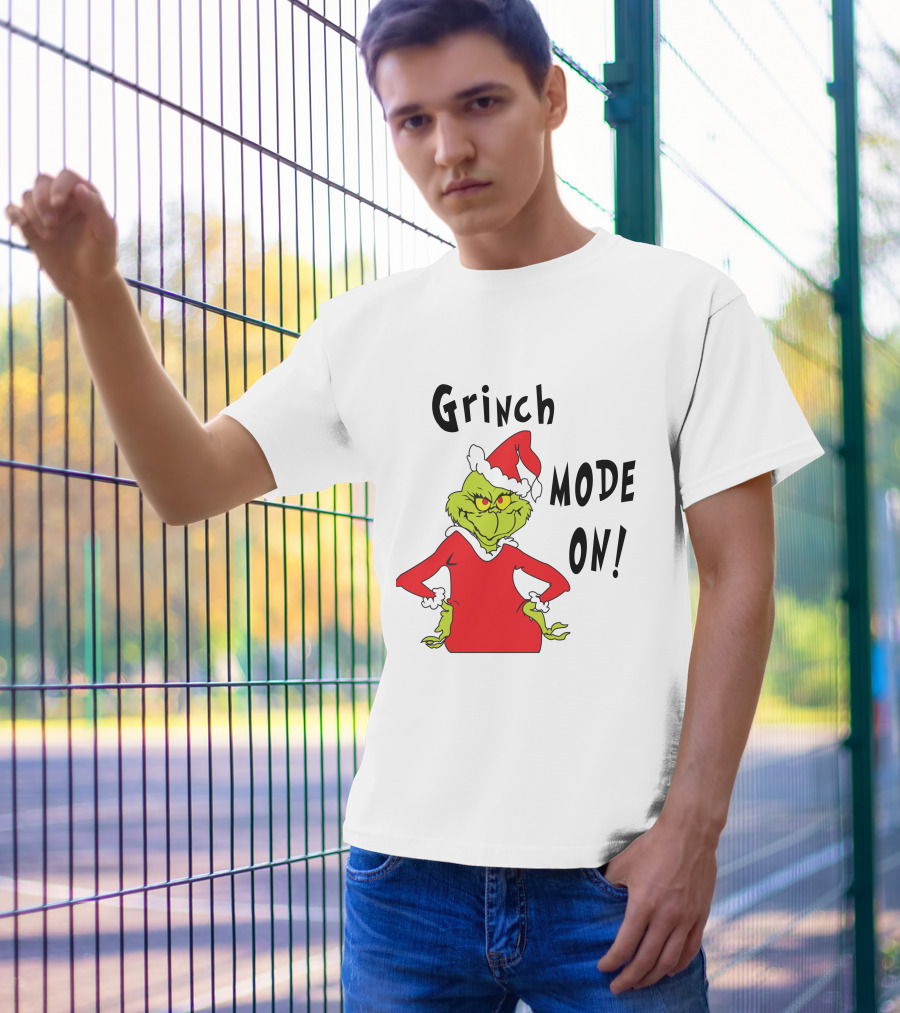Grinch Mode On Santa Hat Red T-Shirt