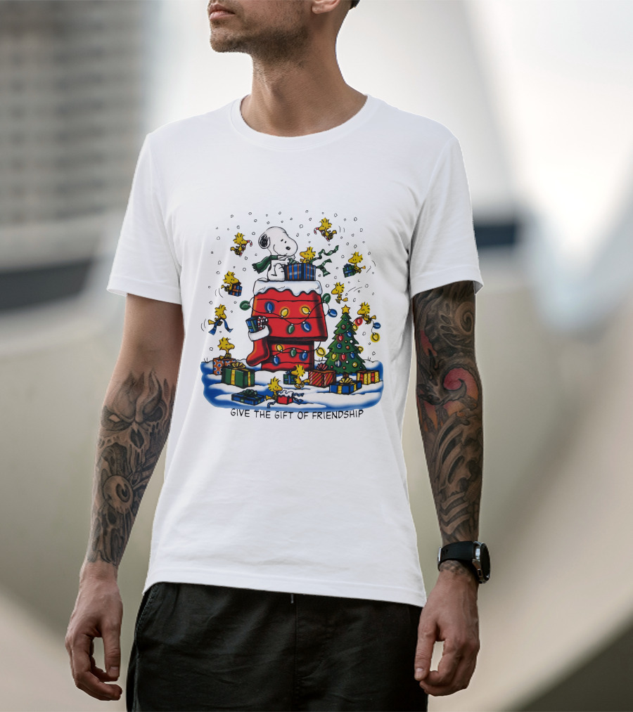 Snoopy Christmas House With Woodstock And Gifts Give The Gift Of Friendship T-Shirt