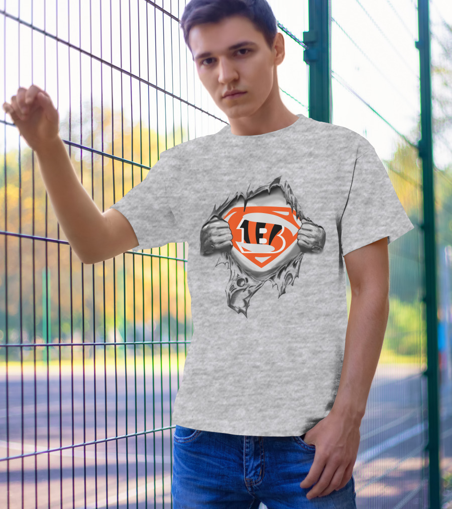 Cincinnati Bengals Super Logo Emblem Tear T-Shirt
