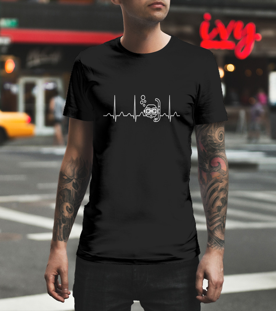 Snorkeling Heartbeat Line With Diver Mask And Bubbles T-Shirt