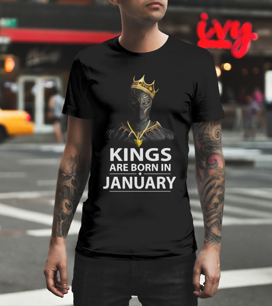 Kings Are Born In January Black Panther With Crown And Necklace T-Shirt