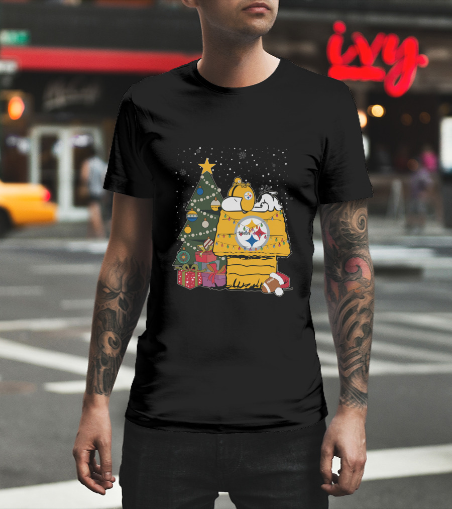 Pittsburgh Steelers Christmas Snoopy Doghouse Festive Holiday Scene T-Shirt