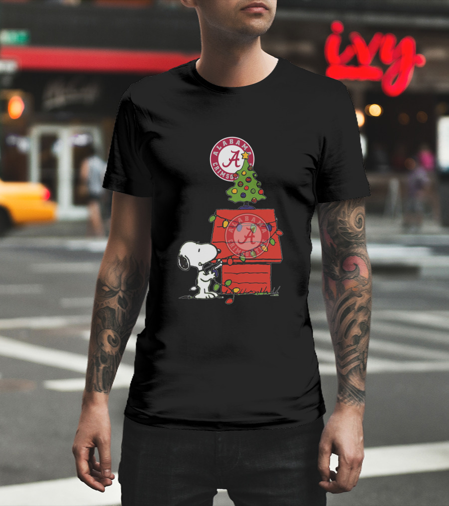 Alabama Crimson Tide Snoopy Christmas Tree Doghouse T-Shirt
