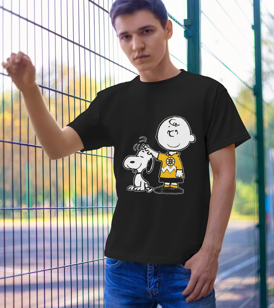 Boston Bruins Snoopy Charlie Brown Peanuts T-Shirt