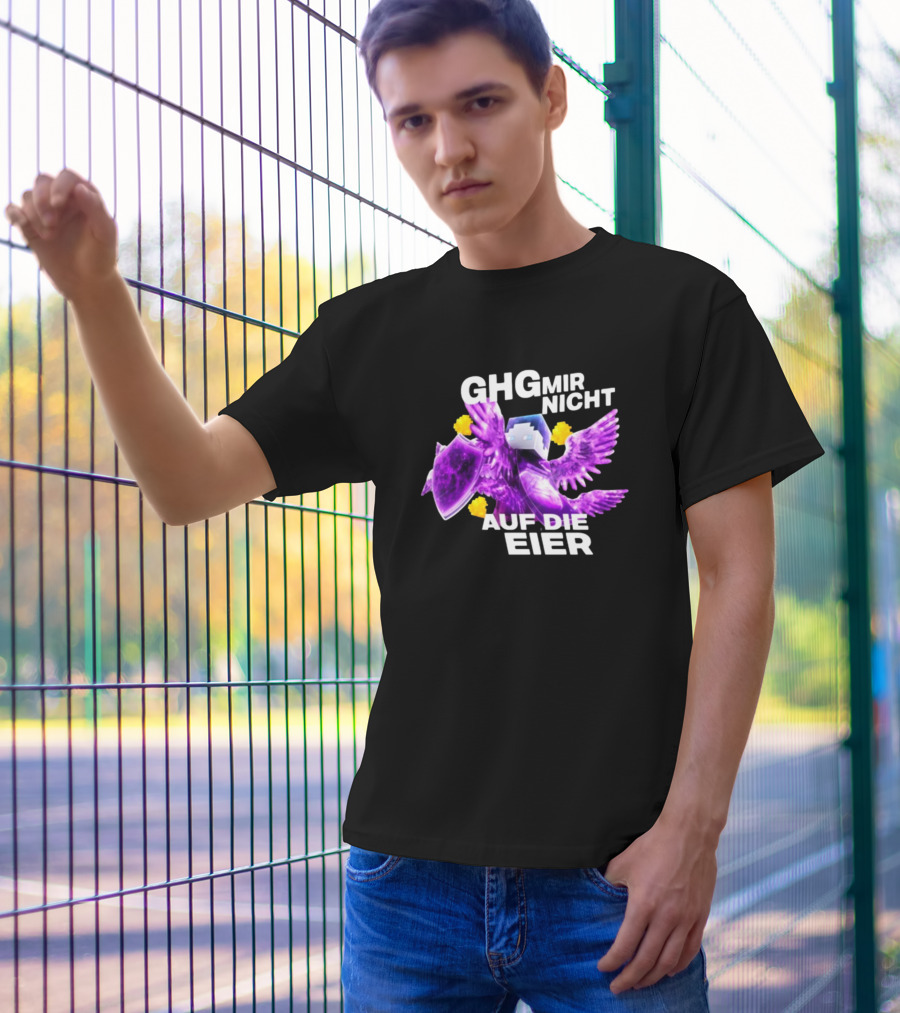 GHG Mir Nicht Auf Die Eier Minecraft Bird Shield Purple T-Shirt