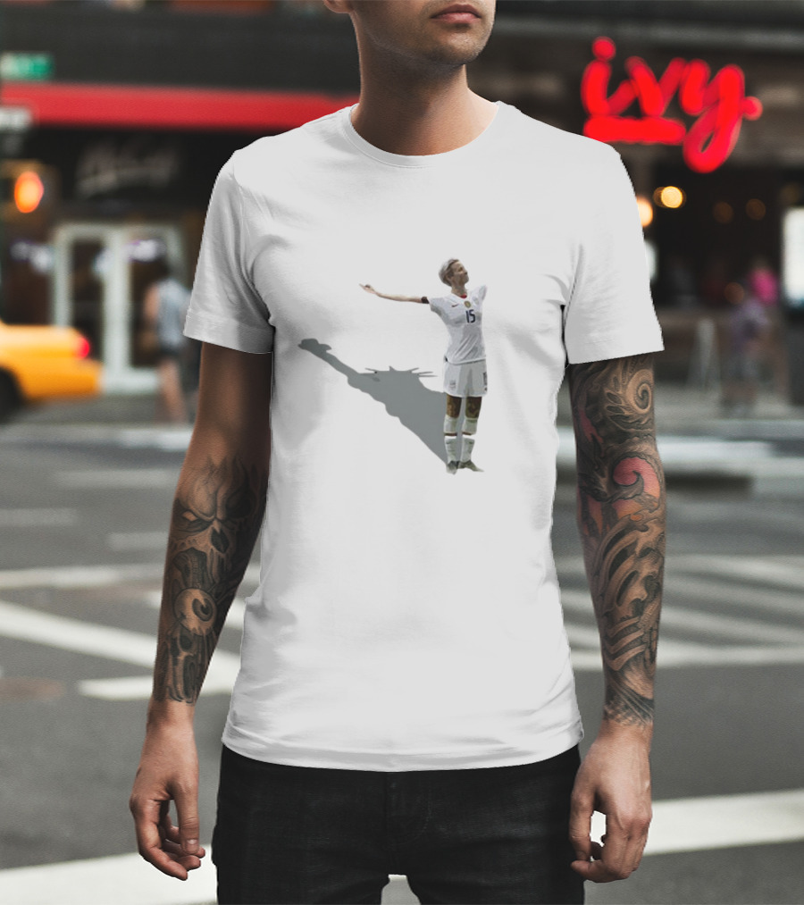 Megan Rapinoe Women's Soccer USA Celebration Statue Of Liberty Shadow T-Shirt