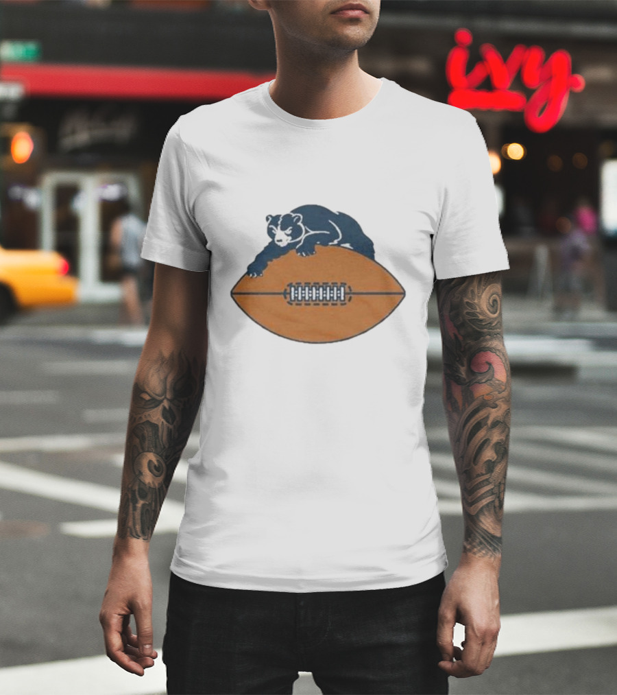 Chicago Bears Vintage Bear And Football Logo 1946 T-Shirt