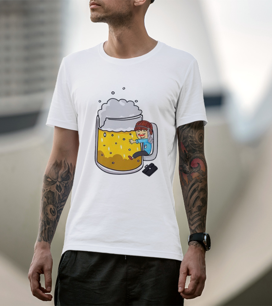 Beer Mug Hug With Traveler Cartoon Character T-Shirt