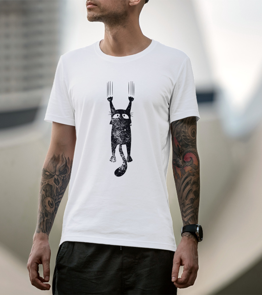 Scratching Black Cat Vintage Distressed Look T-Shirt