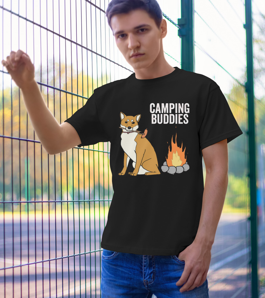 CAMPING BUDDIES SHIBA INU ROASTING SAUSAGE NEAR CAMPFIRE T-Shirt